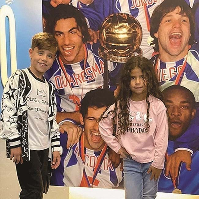 Filho de Ricardo Quaresma assina pelo FC Porto - a Ferver - Vidas Filho de Ricardo Quaresma assina pelo FC Porto - a Ferver - Vidas