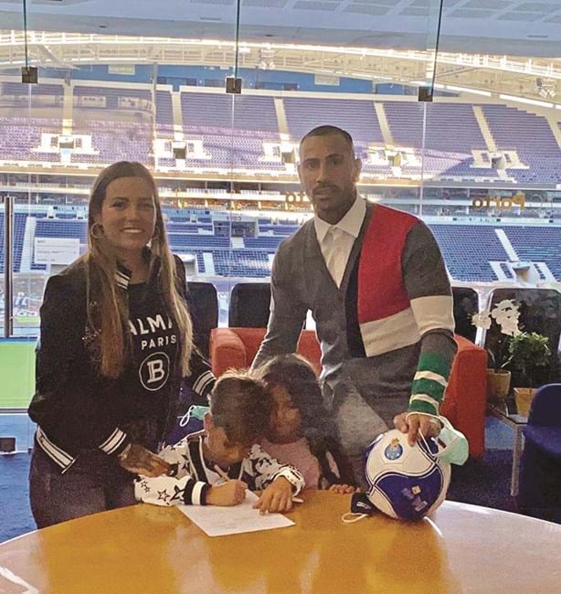 Filho de Ricardo Quaresma assina pelo FC Porto - a Ferver - Vidas Filho de Ricardo Quaresma assina pelo FC Porto - a Ferver - Vidas